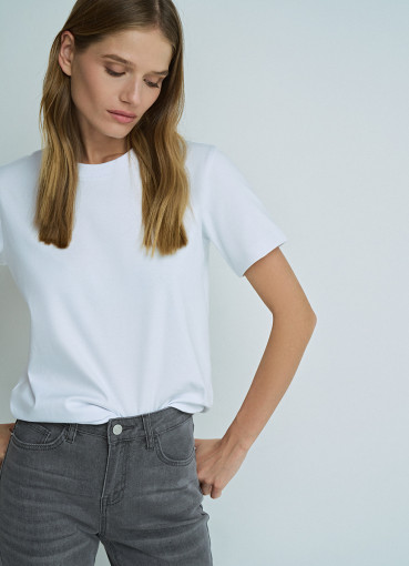 Женские футболки Slim — купить в брендовом магазине по отличной цене с